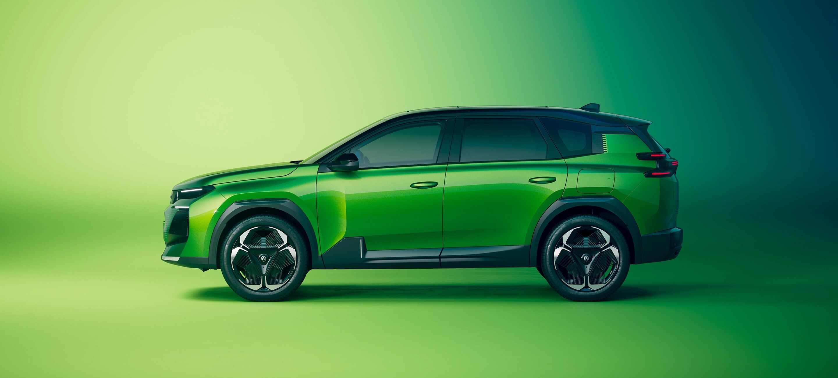 POTPUNO NOVI C5 AIRCROSS NUDI MIR SA VIŠE PROSTORA, UDOBNOSTI I ...